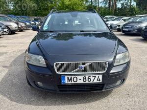 Black Volvo V50 2006 in Riga, with an engine capacity of 2.40 L and mileage of 0 thousand km for 1390 €, photo 3 on AUTOMOTO.COM.LV