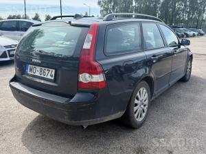 Black Volvo V50 2006 in Riga, with an engine capacity of 2.40 L and mileage of 0 thousand km for 1390 €, photo 4 on AUTOMOTO.COM.LV