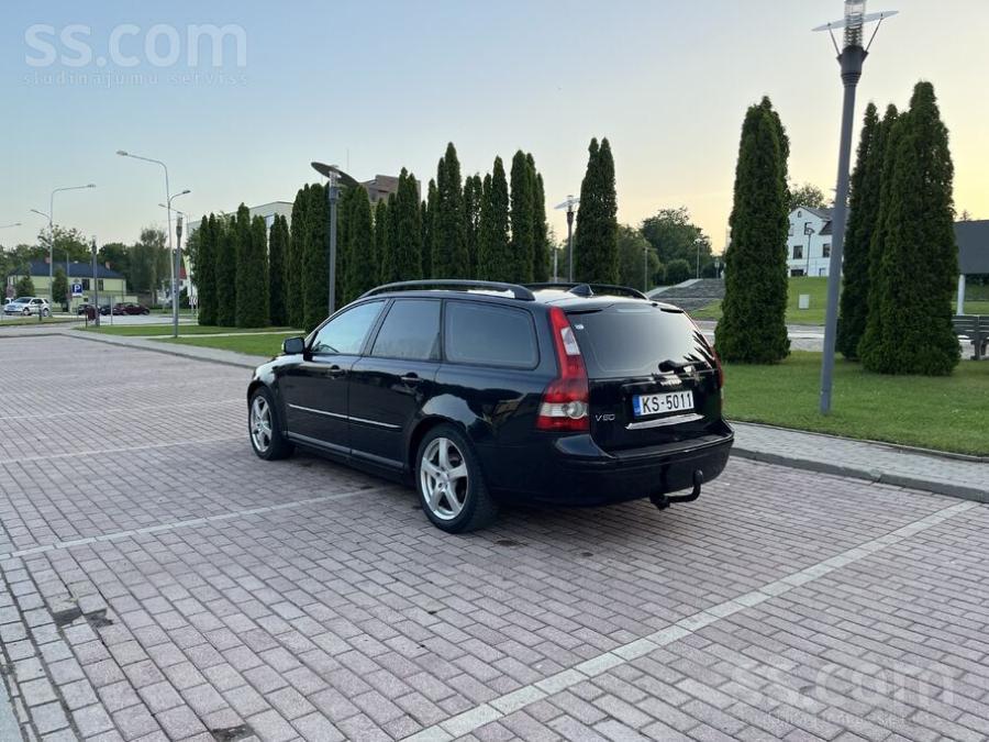 Черный Вольво В50 2006 в Мадона, объемом двигателя 2.00 л и пробегом 344 тыс. км за 1690 €, фото 3 на AUTOMOTO.COM.LV