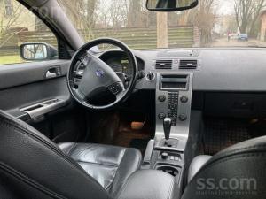 Black Volvo V50 2006 in Riga, with an engine capacity of 2.40 L and mileage of 436 thousand km for 1800 €, photo 5 on AUTOMOTO.COM.LV