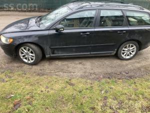 Black Volvo V50 2006 in Riga, with an engine capacity of 2.40 L and mileage of 436 thousand km for 1800 €, photo 11 on AUTOMOTO.COM.LV