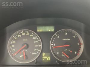 Black Volvo V50 2006 in Riga, with an engine capacity of 2.40 L and mileage of 436 thousand km for 1800 €, photo 16 on AUTOMOTO.COM.LV