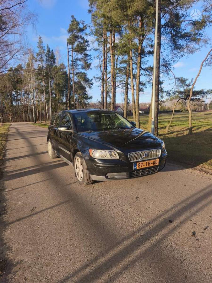 Melns Volvo V50 2006 Tauragė, ar dzinēja tilpumu 1.56 L un nobraukumu 275 tūkst. km par 1999 €, foto 2 vietnē AUTOMOTO.COM.LV