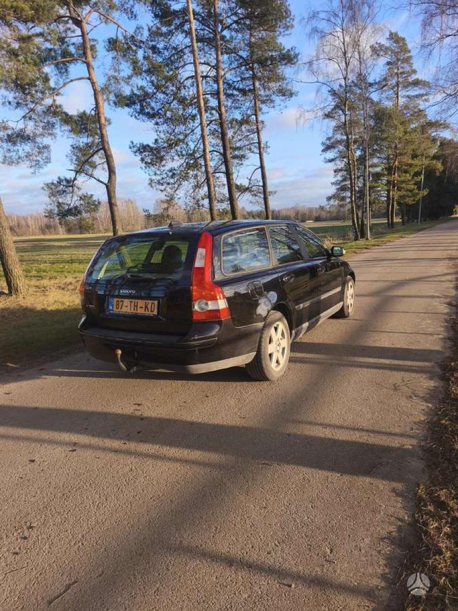 Melns Volvo V50 2006 Tauragė, ar dzinēja tilpumu 1.56 L un nobraukumu 275 tūkst. km par 1999 €, foto 5 vietnē AUTOMOTO.COM.LV