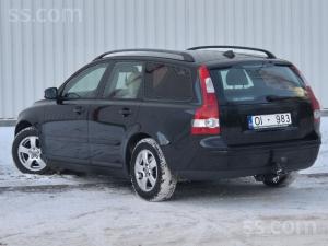 Black Volvo V50 2006 in Riga, with an engine capacity of 1.60 L and mileage of 0 thousand km for 1750 €, photo 6 on AUTOMOTO.COM.LV