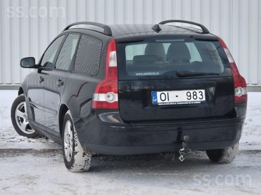 Black Volvo V50 2006 in Riga, with an engine capacity of 1.60 L and mileage of 0 thousand km for 1750 €, photo 7 on AUTOMOTO.COM.LV