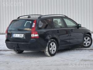 Black Volvo V50 2006 in Riga, with an engine capacity of 1.60 L and mileage of 0 thousand km for 1750 €, photo 9 on AUTOMOTO.COM.LV