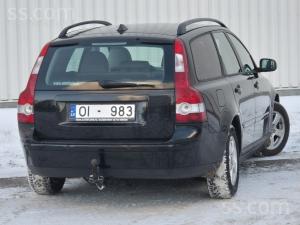 Black Volvo V50 2006 in Riga, with an engine capacity of 1.60 L and mileage of 0 thousand km for 1750 €, photo 10 on AUTOMOTO.COM.LV