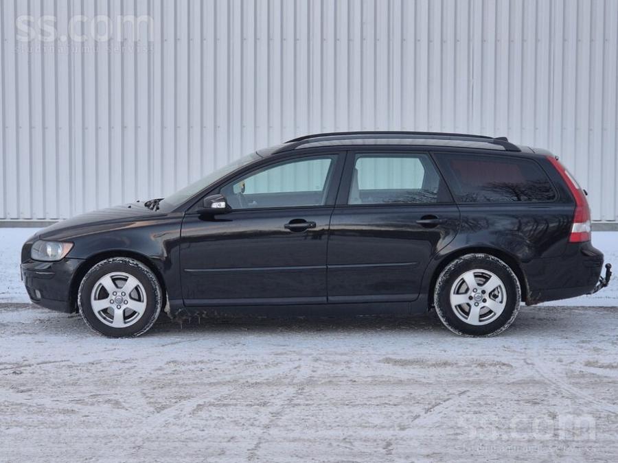 Black Volvo V50 2006 in Riga, with an engine capacity of 1.60 L and mileage of 0 thousand km for 1750 €, photo 11 on AUTOMOTO.COM.LV