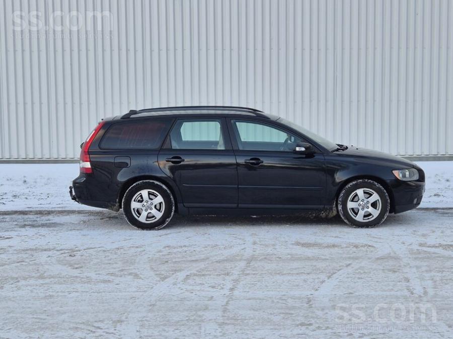 Black Volvo V50 2006 in Riga, with an engine capacity of 1.60 L and mileage of 0 thousand km for 1750 €, photo 12 on AUTOMOTO.COM.LV