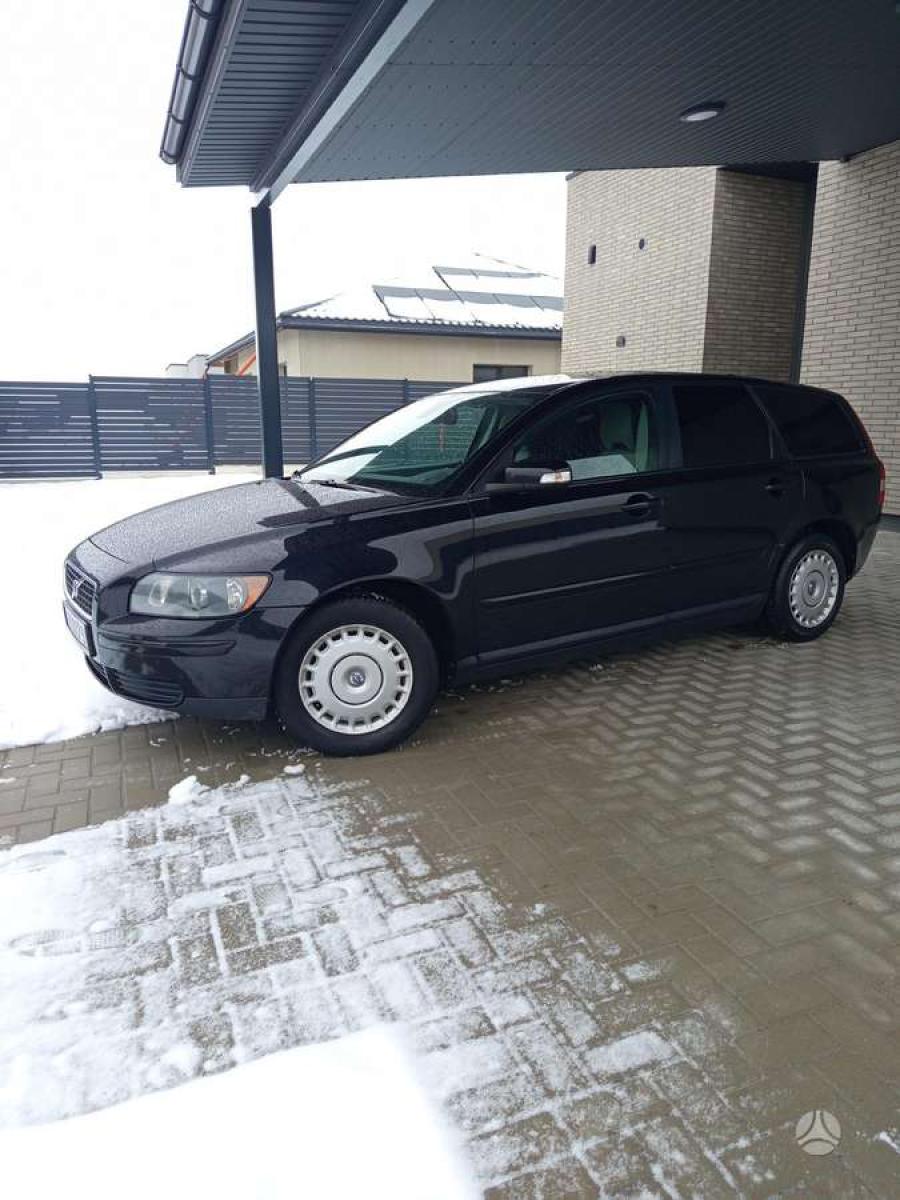 Black Volvo V50 2006 in Siauliai, with an engine capacity of 1.56 L and mileage of 267 thousand km for 2100 €, photo 7 on AUTOMOTO.COM.LV