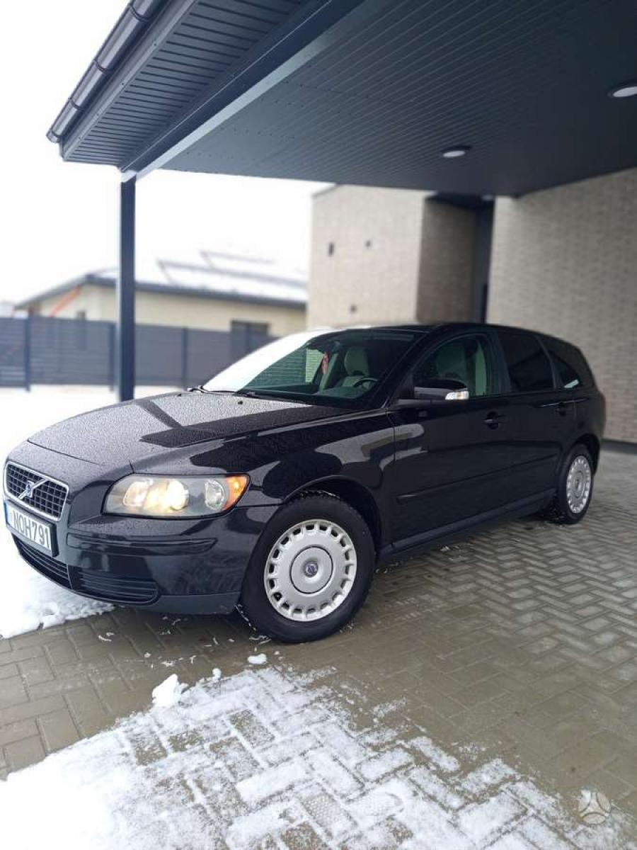 Black Volvo V50 2006 in Siauliai, with an engine capacity of 1.56 L and mileage of 267 thousand km for 2100 €, photo 10 on AUTOMOTO.COM.LV