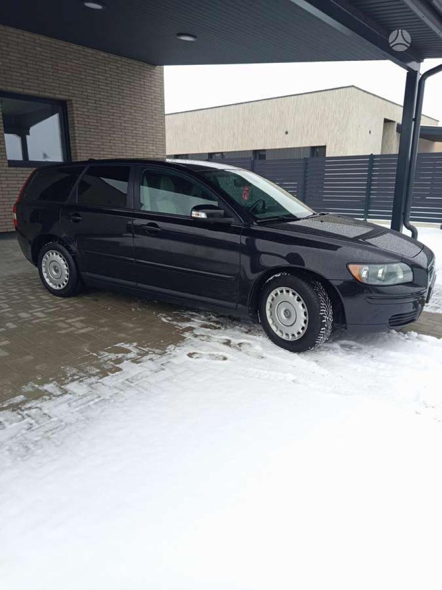Black Volvo V50 2006 in Siauliai, with an engine capacity of 1.56 L and mileage of 267 thousand km for 2100 €, photo 13 on AUTOMOTO.COM.LV