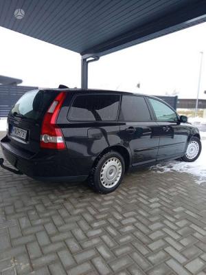 Black Volvo V50 2006 in Siauliai, with an engine capacity of 1.56 L and mileage of 267 thousand km for 2100 €, photo 14 on AUTOMOTO.COM.LV