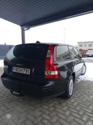 Black Volvo V50 2006 in Siauliai, with an engine capacity of 1.56 L and mileage of 267 thousand km for 2100 €, photo 15 on AUTOMOTO.COM.LV