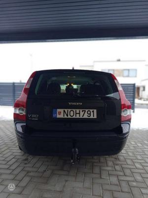 Black Volvo V50 2006 in Siauliai, with an engine capacity of 1.56 L and mileage of 267 thousand km for 2100 €, photo 17 on AUTOMOTO.COM.LV
