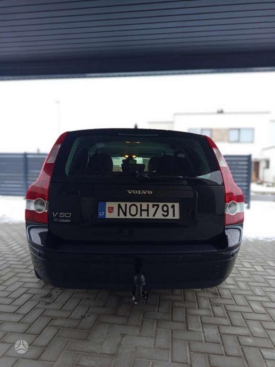 Black Volvo V50 2006 in Siauliai, with an engine capacity of 1.56 L and mileage of 267 thousand km for 2100 €, photo 17 on AUTOMOTO.COM.LV