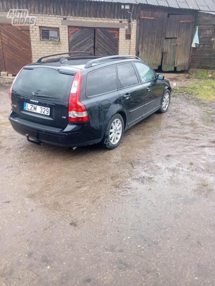 Melns Volvo V50 2006 Telšiai, ar dzinēja tilpumu 2.40 L un nobraukumu 335 tūkst. km par 2100 €, foto 8 vietnē AUTOMOTO.COM.LV