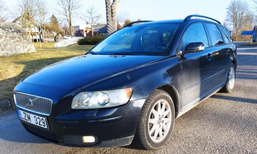 Melns Volvo V50 2006 Telšiai, ar dzinēja tilpumu 2.40 L un nobraukumu 335 tūkst. km par 2100 €, foto 9 vietnē AUTOMOTO.COM.LV
