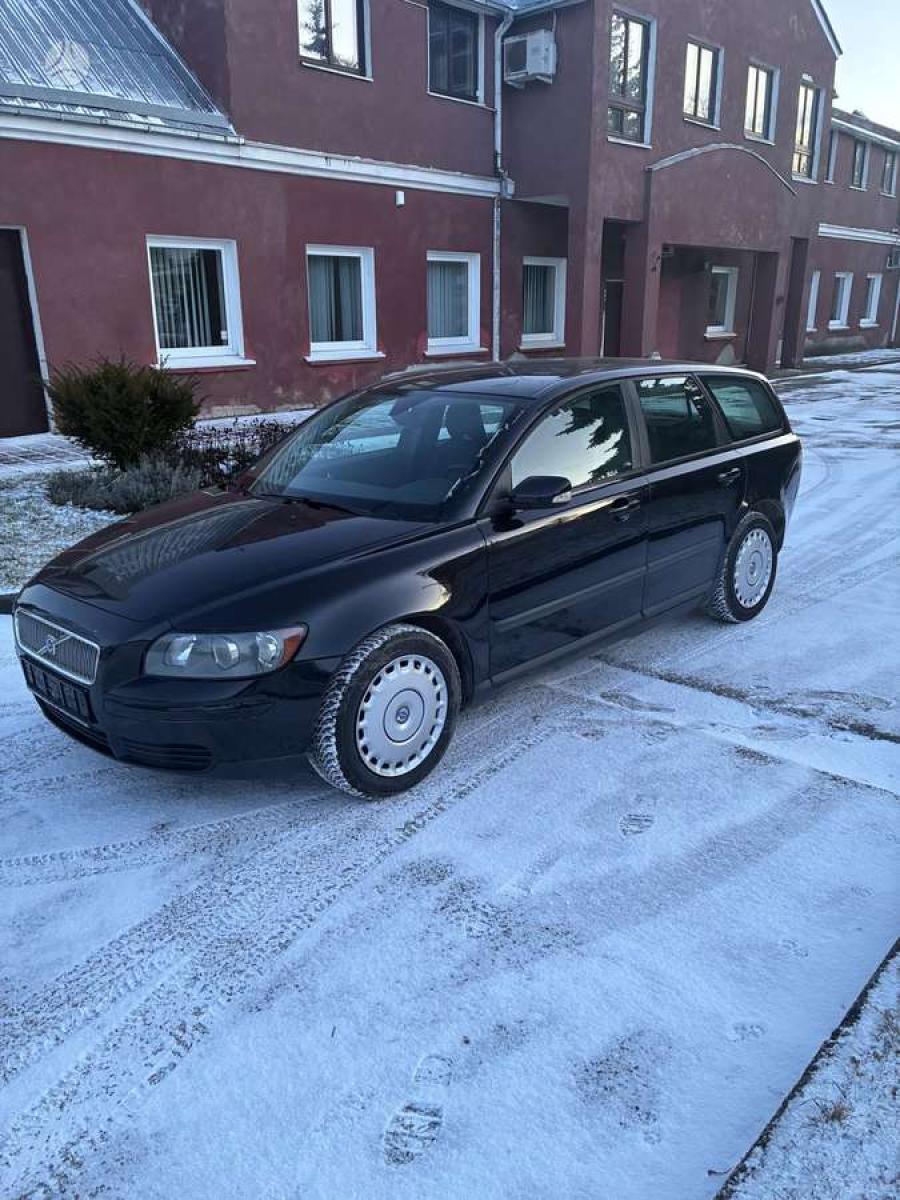 Melns Volvo V50 2006 Kėdainiai, ar dzinēja tilpumu 2.00 L un nobraukumu 252 tūkst. km par 2000 €, foto 1 vietnē AUTOMOTO.COM.LV