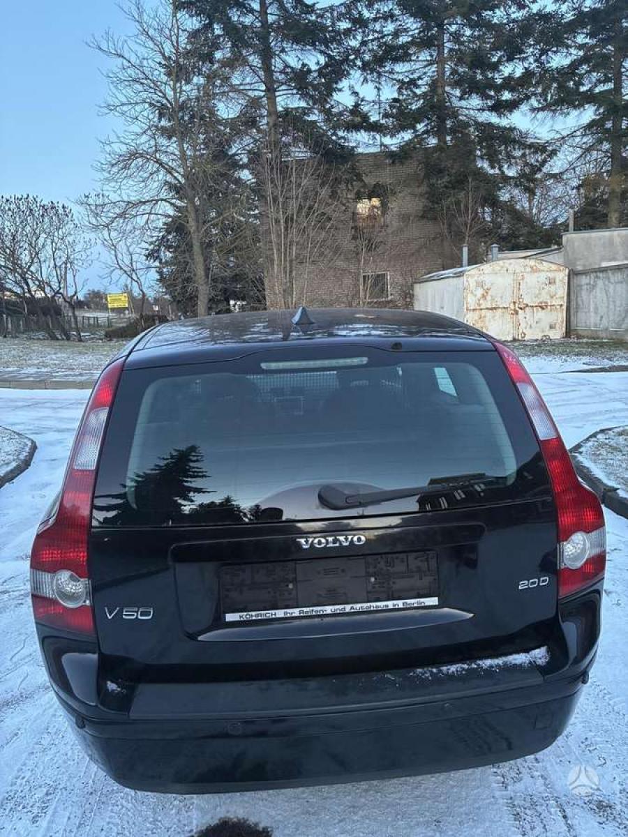 Melns Volvo V50 2006 Kėdainiai, ar dzinēja tilpumu 2.00 L un nobraukumu 252 tūkst. km par 2000 €, foto 4 vietnē AUTOMOTO.COM.LV