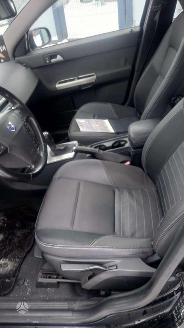 Melns Volvo V50 2006 Šauļi, ar dzinēja tilpumu 1.56 L un nobraukumu 245 tūkst. km par 2299 €, foto 8 vietnē AUTOMOTO.COM.LV