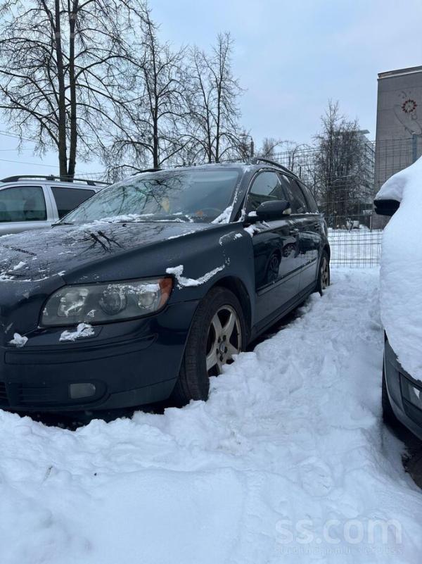 Melns Volvo V50 2006 Rīga, ar dzinēja tilpumu 2.40 L un nobraukumu 420 tūkst. km par 2000 €, foto 2 vietnē AUTOMOTO.COM.LV