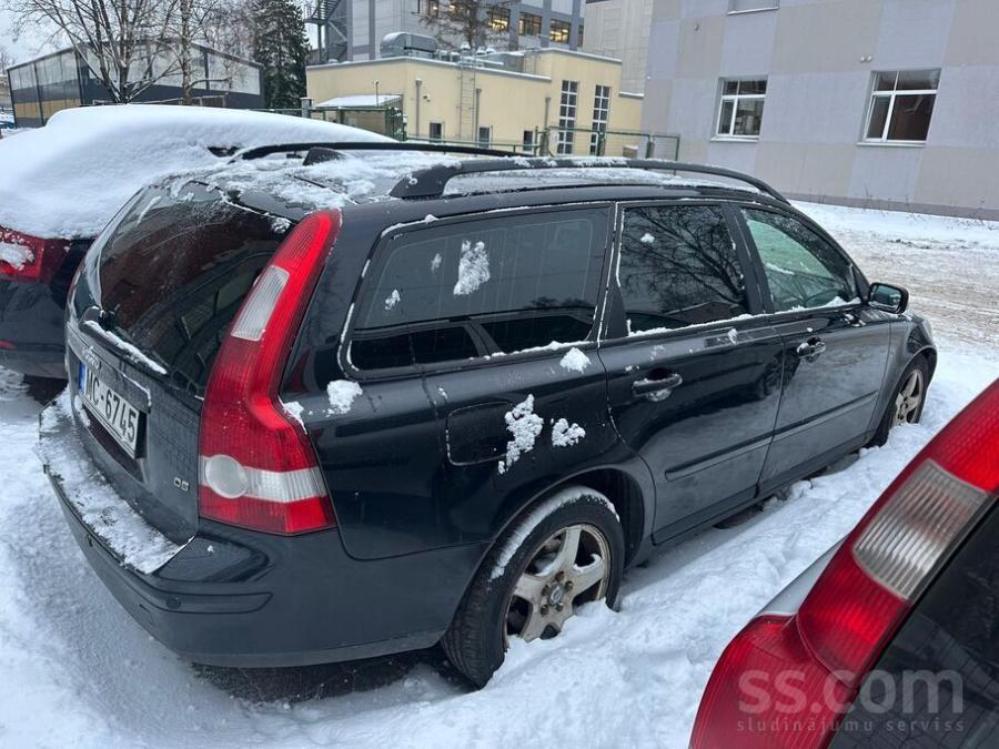 Melns Volvo V50 2006 Rīga, ar dzinēja tilpumu 2.40 L un nobraukumu 420 tūkst. km par 2000 €, foto 4 vietnē AUTOMOTO.COM.LV