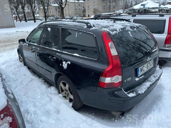 Melns Volvo V50 2006 Rīga, ar dzinēja tilpumu 2.40 L un nobraukumu 420 tūkst. km par 2000 €, foto 5 vietnē AUTOMOTO.COM.LV