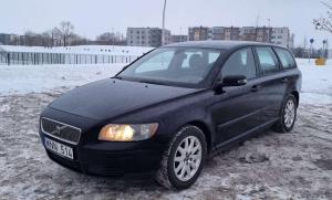 Melns Volvo V50 2006 Jonava, ar dzinēja tilpumu 1.56 L un nobraukumu 245 tūkst. km par 1599 €, foto  vietnē AUTOMOTO.COM.LV