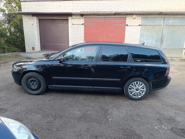 Black Volvo V50 2006 in Marijampole, with an engine capacity of 2.00 L and mileage of 280 thousand km for 1150 €, photo 3 on AUTOMOTO.COM.LV