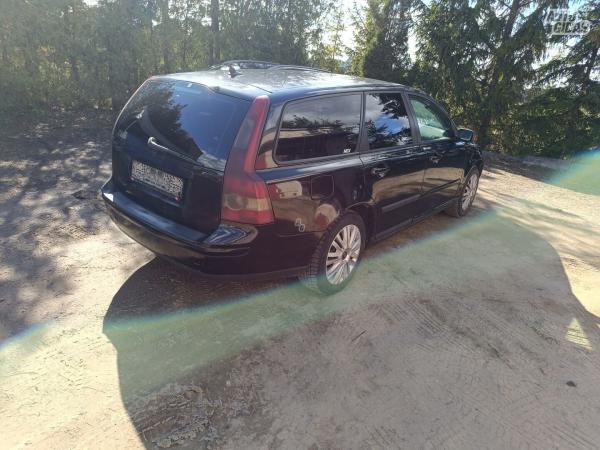 Black Volvo V50 2006 in Marijampole, with an engine capacity of 2.00 L and mileage of 280 thousand km for 1150 €, photo 5 on AUTOMOTO.COM.LV