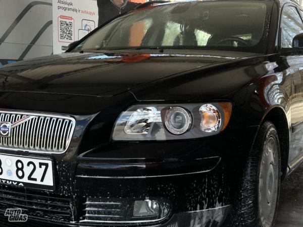 Black Volvo V50 2006 in Kaunas, with an engine capacity of 2.00 L and mileage of 318 thousand km for 1500 €, photo 2 on AUTOMOTO.COM.LV