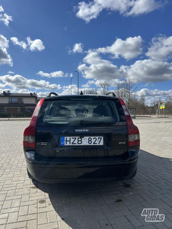 Black Volvo V50 2006 in Kaunas, with an engine capacity of 2.00 L and mileage of 318 thousand km for 1500 €, photo 4 on AUTOMOTO.COM.LV