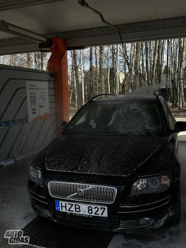 Black Volvo V50 2006 in Kaunas, with an engine capacity of 2.00 L and mileage of 318 thousand km for 1500 €, photo 5 on AUTOMOTO.COM.LV