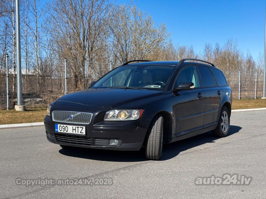 Black Volvo V50 2006 in Tallinn, with an engine capacity of 1.60 L and mileage of 250 thousand km for 2000 €, photo 1 on AUTOMOTO.COM.LV