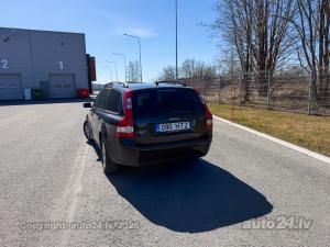 Black Volvo V50 2006 in Tallinn, with an engine capacity of 1.60 L and mileage of 250 thousand km for 2000 €, photo 4 on AUTOMOTO.COM.LV