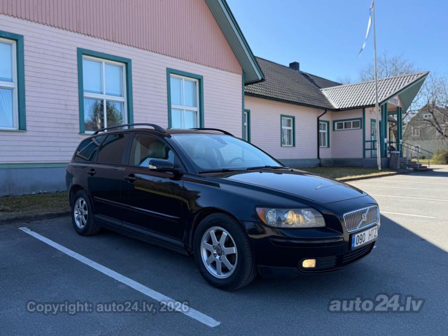 Black Volvo V50 2006 in Kehra, with an engine capacity of 1.60 L and mileage of 250 thousand km for 3250 €, photo 4 on AUTOMOTO.COM.LV