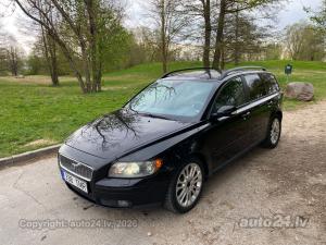 Melns Volvo V50 2006 Tallina, ar dzinēja tilpumu 2.00 L un nobraukumu 305 tūkst. km par 2600 €, foto  vietnē AUTOMOTO.COM.LV