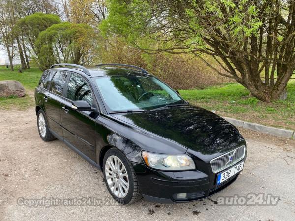 Melns Volvo V50 2006 Tallina, ar dzinēja tilpumu 2.00 L un nobraukumu 305 tūkst. km par 2600 €, foto 3 vietnē AUTOMOTO.COM.LV