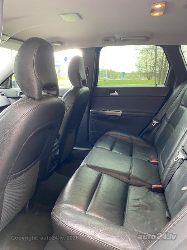 Melns Volvo V50 2006 Tallina, ar dzinēja tilpumu 2.00 L un nobraukumu 305 tūkst. km par 2600 €, foto 7 vietnē AUTOMOTO.COM.LV