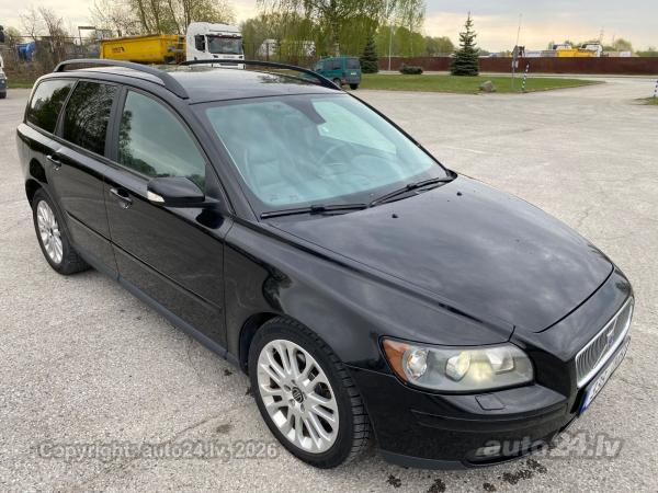 Melns Volvo V50 2006 Tallina, ar dzinēja tilpumu 2.00 L un nobraukumu 305 tūkst. km par 2600 €, foto 10 vietnē AUTOMOTO.COM.LV