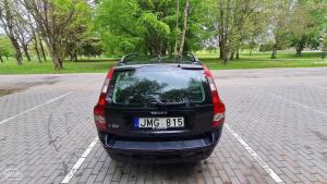 Black Volvo V50 2006 in Ariogala, with an engine capacity of 2.00 L and mileage of 413 thousand km for 1400 €, photo 6 on AUTOMOTO.COM.LV