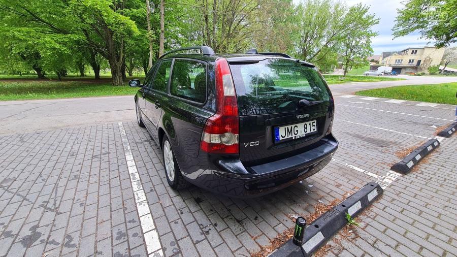 Black Volvo V50 2006 in Ariogala, with an engine capacity of 2.00 L and mileage of 413 thousand km for 1400 €, photo 7 on AUTOMOTO.COM.LV