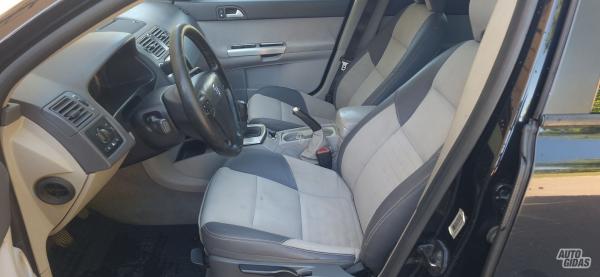 Black Volvo V50 2006 in Silute, with an engine capacity of 2.00 L and mileage of 334 thousand km for 1250 €, photo 6 on AUTOMOTO.COM.LV