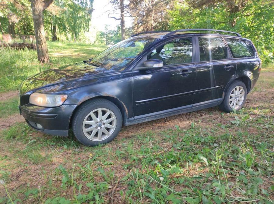Melns Volvo V50 2006 Kuldīga, ar dzinēja tilpumu 2.00 L un nobraukumu 0 tūkst. km par 950 €, foto 1 vietnē AUTOMOTO.COM.LV