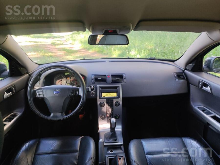 Melns Volvo V50 2006 Kuldīga, ar dzinēja tilpumu 2.00 L un nobraukumu 0 tūkst. km par 950 €, foto 7 vietnē AUTOMOTO.COM.LV