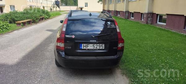 Black Volvo V50 2006 in Riga, with an engine capacity of 2.00 L and mileage of 450 thousand km for 1000 €, photo 2 on AUTOMOTO.COM.LV