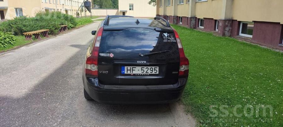 Melns Volvo V50 2006 Rīga, ar dzinēja tilpumu 2.00 L un nobraukumu 450 tūkst. km par 1000 €, foto 3 vietnē AUTOMOTO.COM.LV