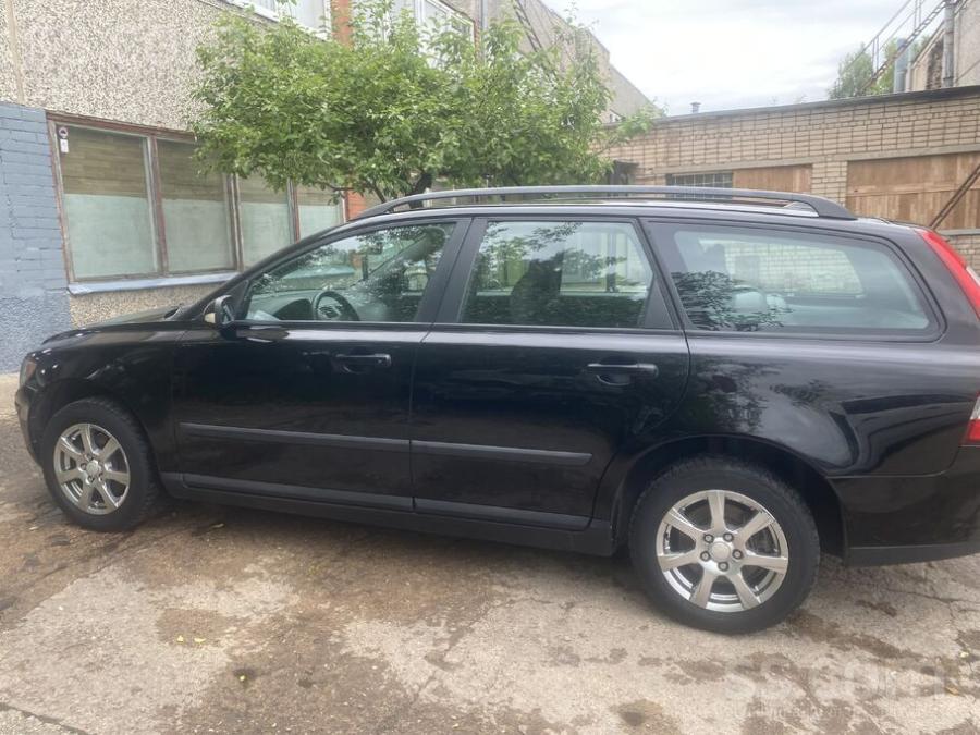 Melns Volvo V50 2006 Daugavpils, ar dzinēja tilpumu 1.60 L un nobraukumu 251 tūkst. km par 2100 €, foto 5 vietnē AUTOMOTO.COM.LV